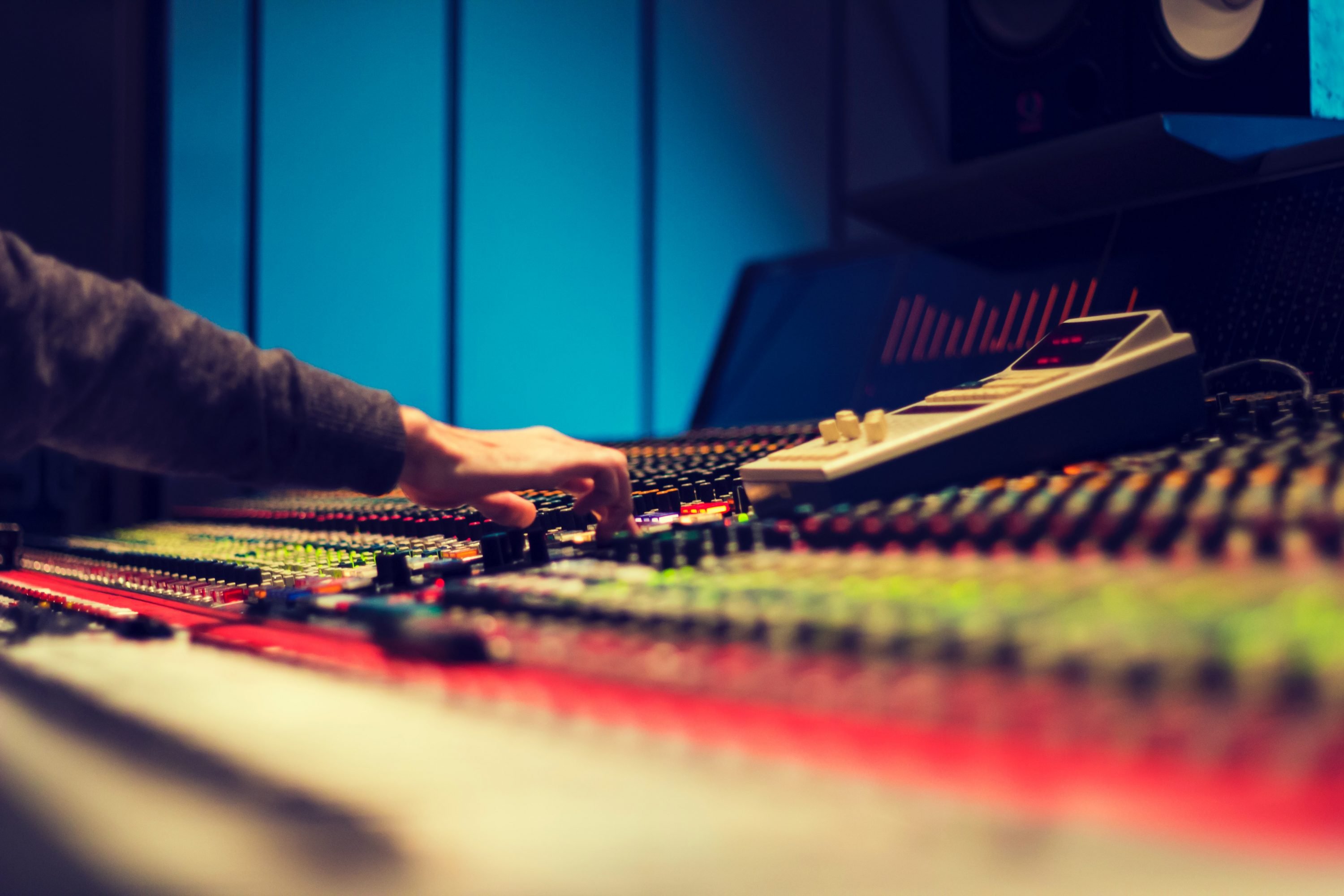 Mixing And Mastering: A Simple (But Complete) Guide | Chroma Mastering